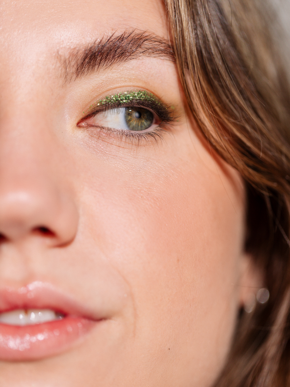 MECCA Tries Glitter Eyes | The MECCA Memo