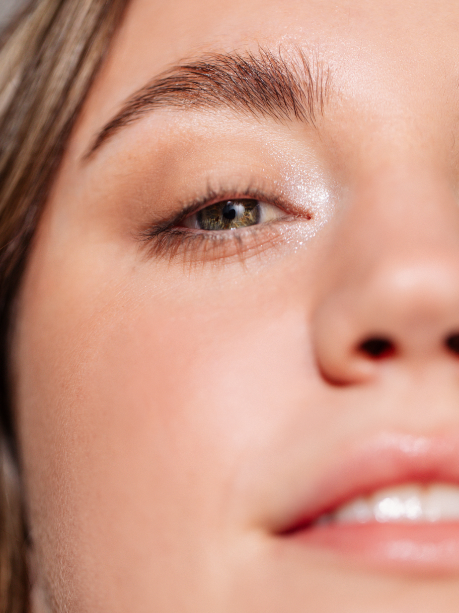 MECCA Tries Glitter Eyes | The MECCA Memo